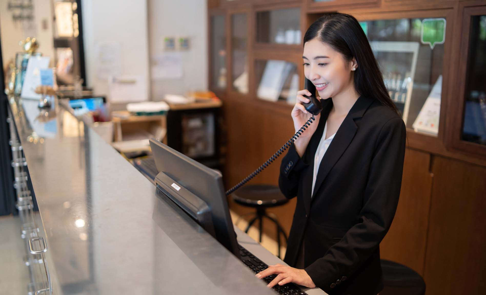 Receptionist Resume: Your Complete Guide to Crafting a Professional ...